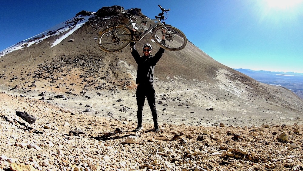 Video: Cycling Up The Highest Road in the World [EP.5] - CYCLINGABOUT.com