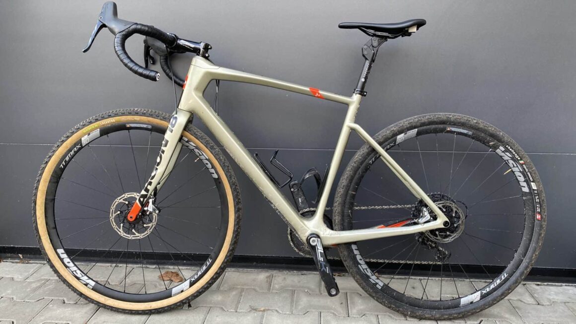 Argon 18 Dark Matter Gravel Bike Review: Bent Fork Blades For Comfort ...
