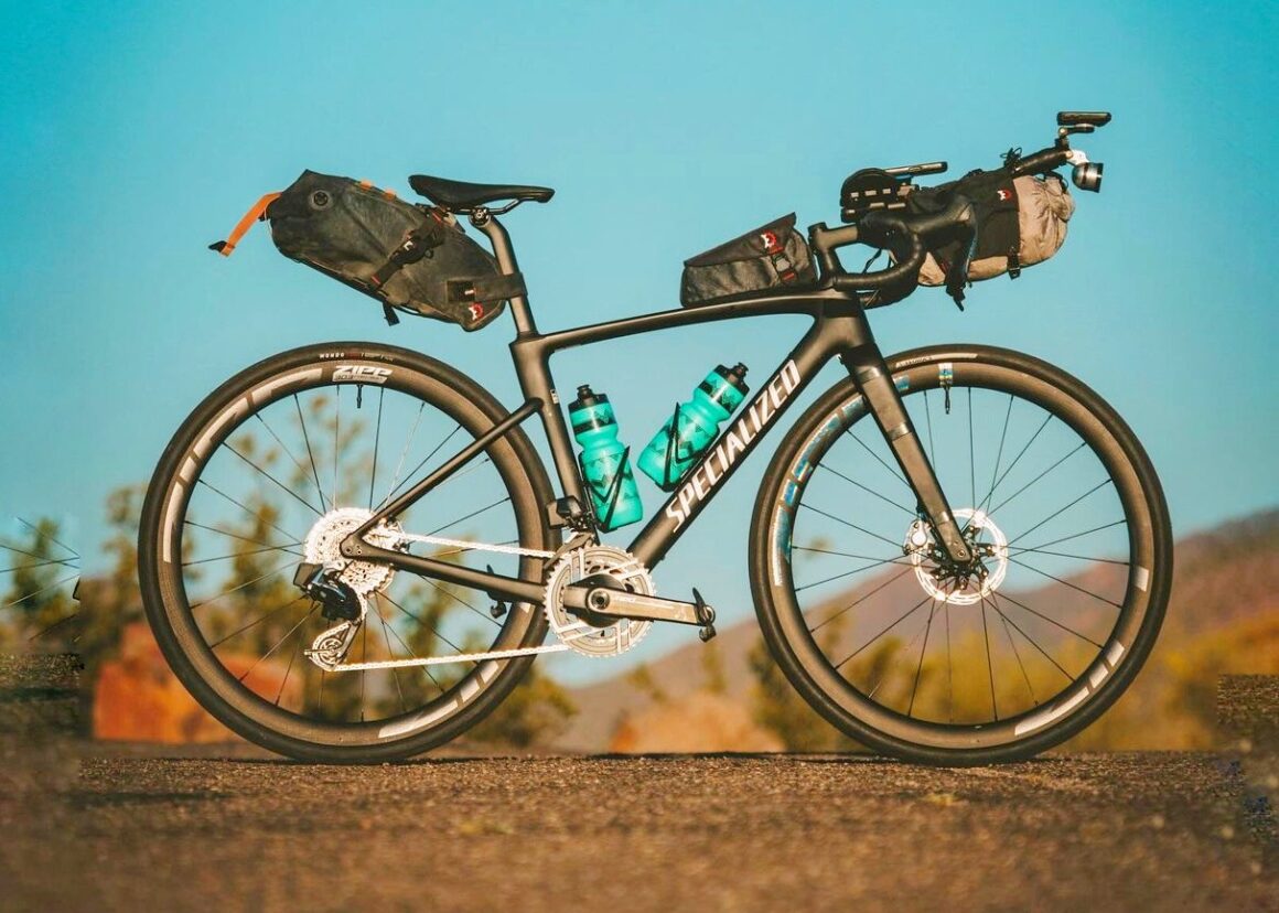 Analysing Lael Wilcox’s Around The World Record Bike (29,000km in 110 ...
